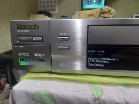 Panasonic SUPER-VHS 8 head hifi stereo nv-hs960
