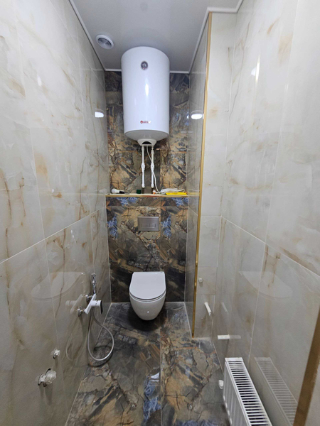 3 xonali 90m² 5-qavat uy sotiladi.