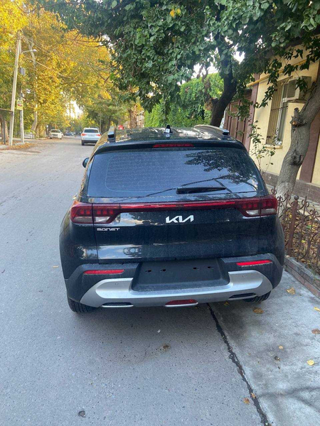 Срочно продаётся Kia Sonet 3 Prestige (3 позиция) чёрный