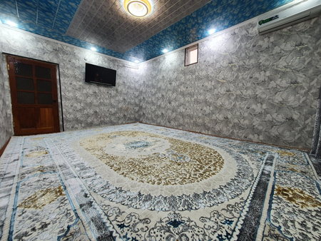 Hovli sotiladi .