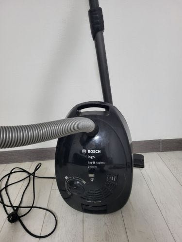 Пылесос Bosch 2100 w с мешком