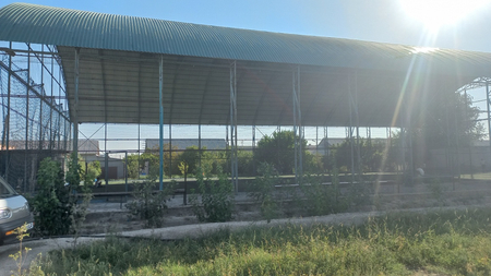 Suni qoplamali oyngoh stadiyon