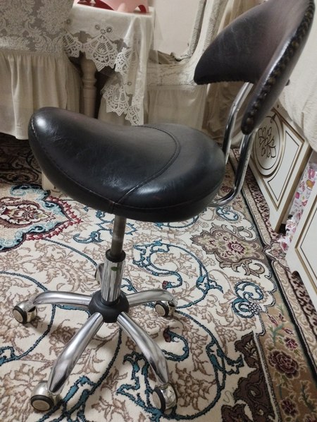 Kreslo 2023 yil olingan Holati yahshi