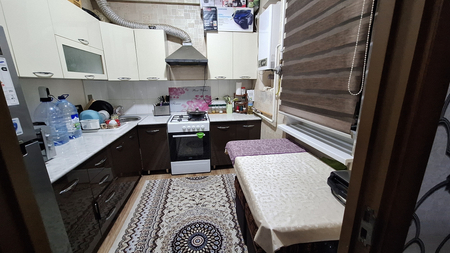 Продаётся 2 х комнатная кв, Сергели 6 а