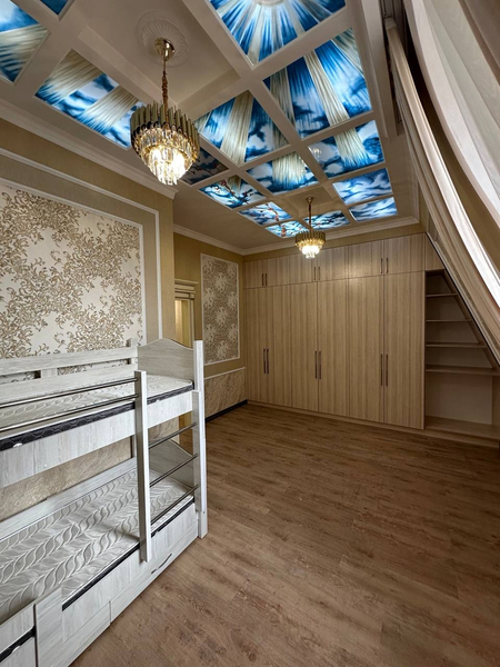 Huvaydo 125m2 3xona 6taj srocna sotiladi!!!
