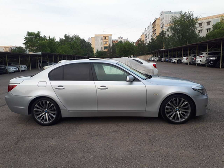 BMW 530 Е 60, 2004год, FULL наворот,М пакет Японка,отличное состояние.