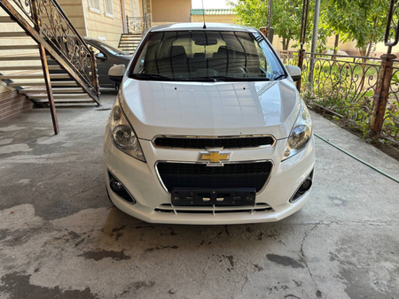 Chevrolet Spark 2016 года срочнооо