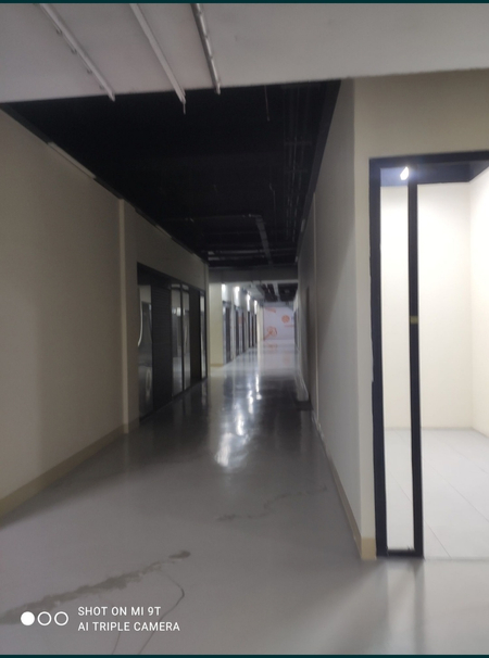 Stroy mart savdo kompleksida dukon sotiladi 11 kv.m