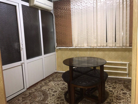 3 хонали уй сотилмокда Гагарина кучасида, 3 комнатная по ул Гагаринаа