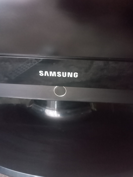 Телевизор SAMSUNG 43. Б/у хорошим состаяние