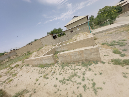 Uchastka sotiladi tayyor fundament qo’yilgan 12sotix