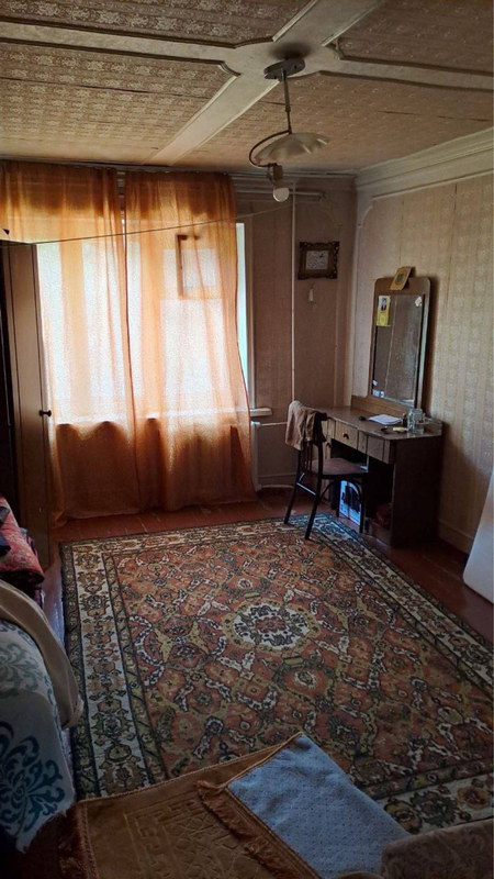 Чиланзар 24.  3/3/5.  Срочно продаю  70м2