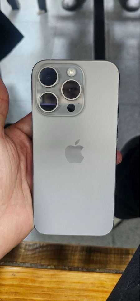 iPhone 15 pro 256gb