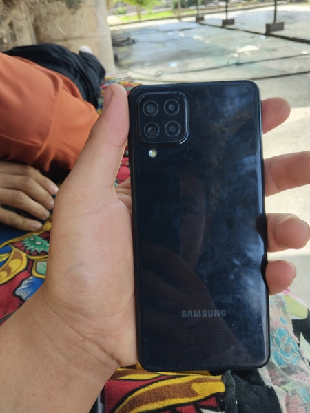 Samsung a22 128/8 xotira
