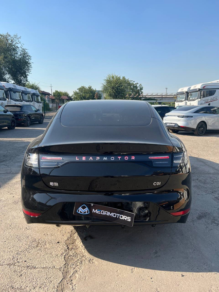 Электромобиль Leapmotor C01