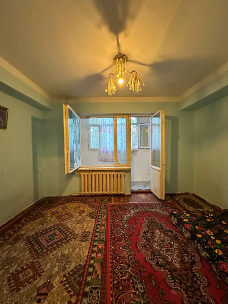 Юнусабод 2.кв Галарейка Срчно 1/2/4 27.кв Срочно квартира