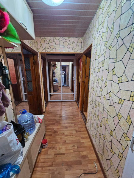 3 xonali 75m² 3-qavat sotiladi.