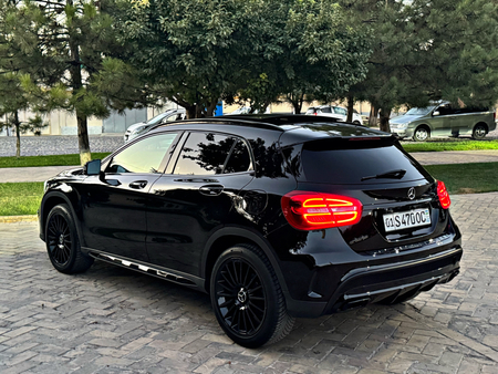 Srochno Mercedes Benz GLA 200 Full pozitsiya