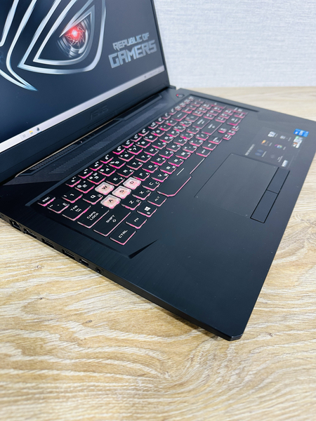 ASUS TUF Core i5+RTX3050Ti+17,3 IPS Дисплей как новый ноутбук
