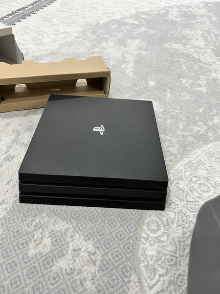 Playstation 4 pro 1tb