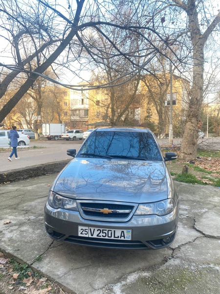 Nexia 2  1.6 motor
