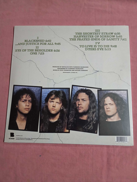 Продам фирменные виниловые диски группы METALLICA.