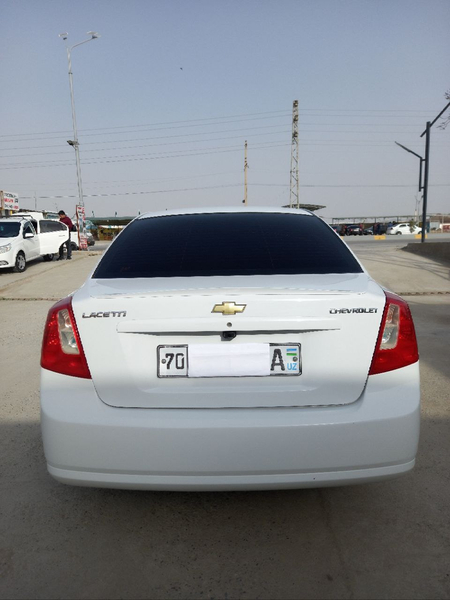 Lacetti 1.8 (2-pok) sotiladi srochna