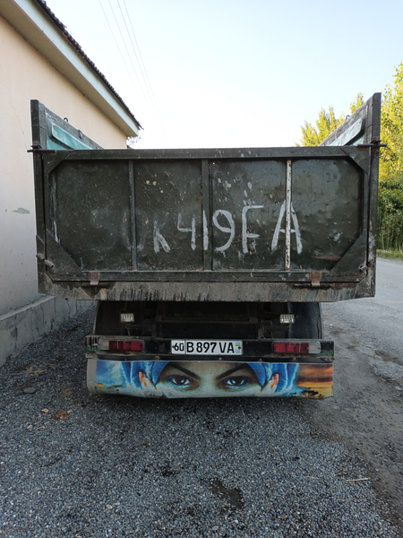 Uaz mashina sotiladi