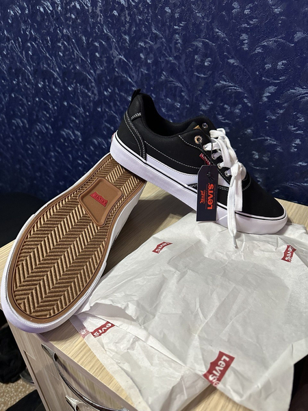 Levi's men's sneakers