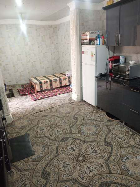 Srochna eski shaxar yulga yaqin joydan xovli sotiladi yoki kv ga obmen