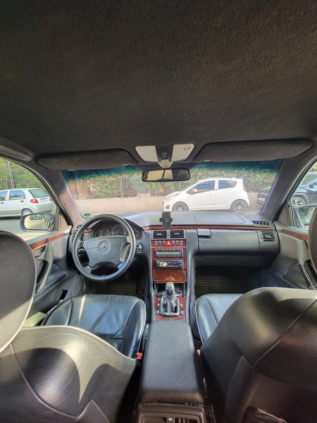 Mercedes 210 mator 111