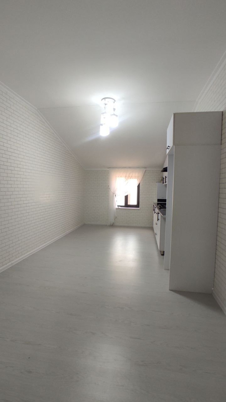 Продаётся 3х комнатная квартира 94 кв.метров 48.000у.е конец мик.район
