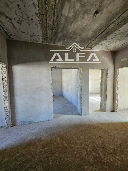3 xonali 110m² 3-qavat sotiladi.