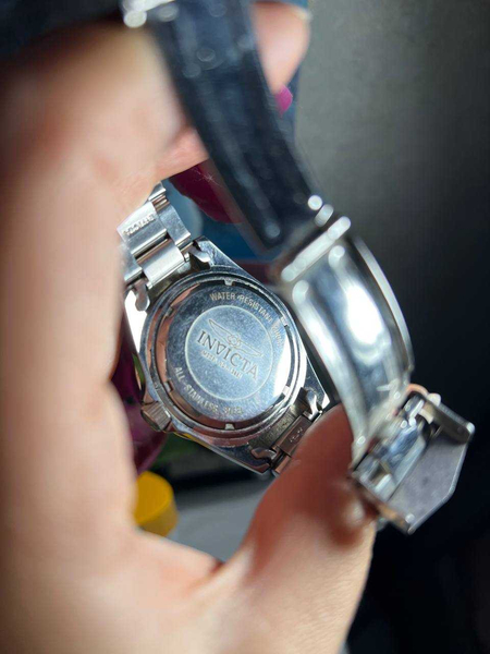 Швейцарские часы от бренда INVICTA