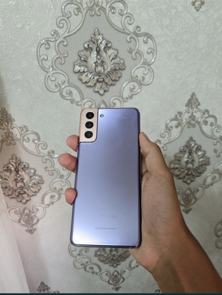 Galaxy S21 +5g sotiladi xolati yaxshi