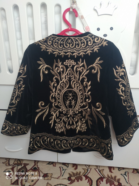 Kostyum sotiladi yangi 2XL