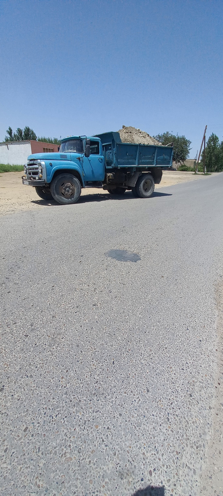 Zil 130 zernavoz