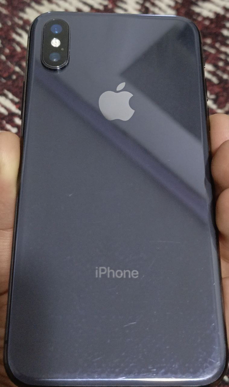 Iphone x tepasida azgina dogi bor narxini kelishamiz