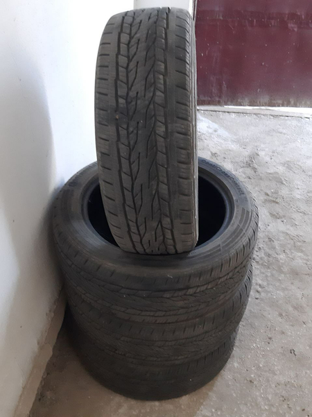 Lada Xray Crosstin rodnoy baloni satiladi