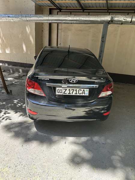 Hyundai accent продается