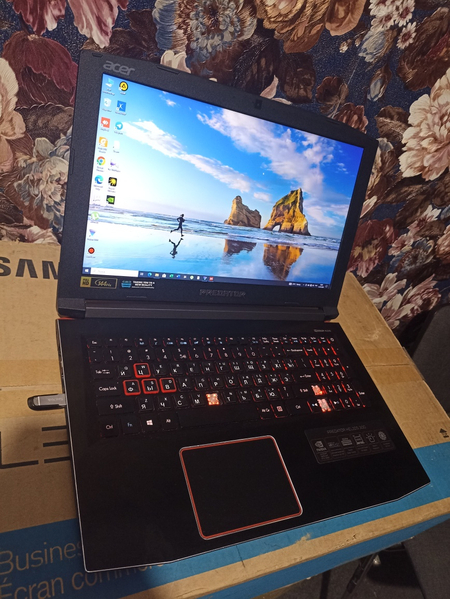 Acer Predator Helios Core i7 8750H 12xЯдер, ОЗУ 16гб, ссд 256гб,