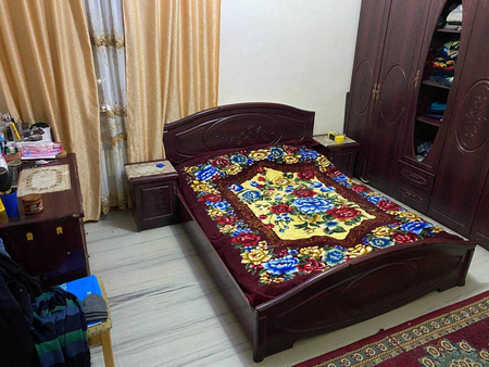 Zarafshon shaxar 11 mikrayondan jihozlari blan birga uy sotiladi