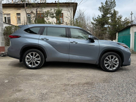 Toyota Highlander hybrid 2021