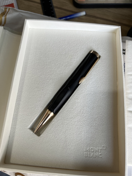 Шариковая ручка mont blanc