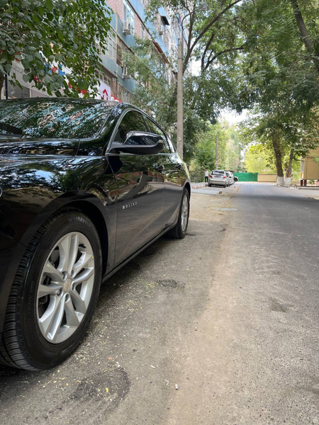 Malibu 2 (2.4) 2018 qora 37.000km toza