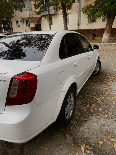 Lacetti 1.8 2011