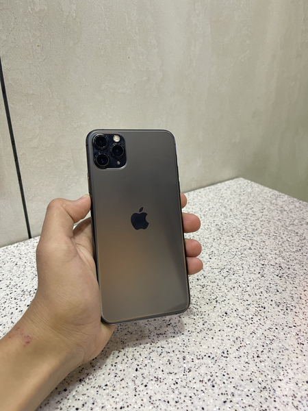 iPhone 11 Pro Max srochno sotiladi