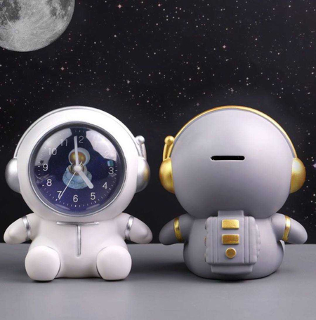 Astronavtlar,stol bezaklari,jamg'arma banki uchun soat,dekorativ soat