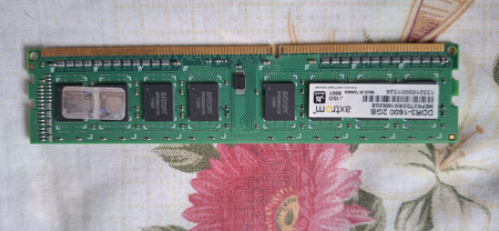 Продам DDR3 2GB, 4GB сняты после апгрейда ПК и ноутбука
