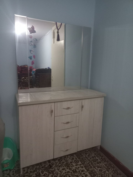 Komplekt mebel xolati rasmdegi zo\\\'r
